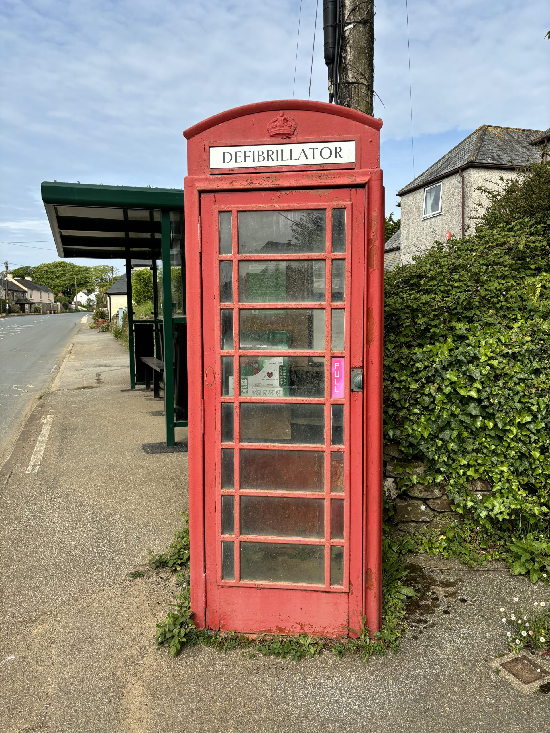 Defibrillator Location and usage – Townshend Village Hall